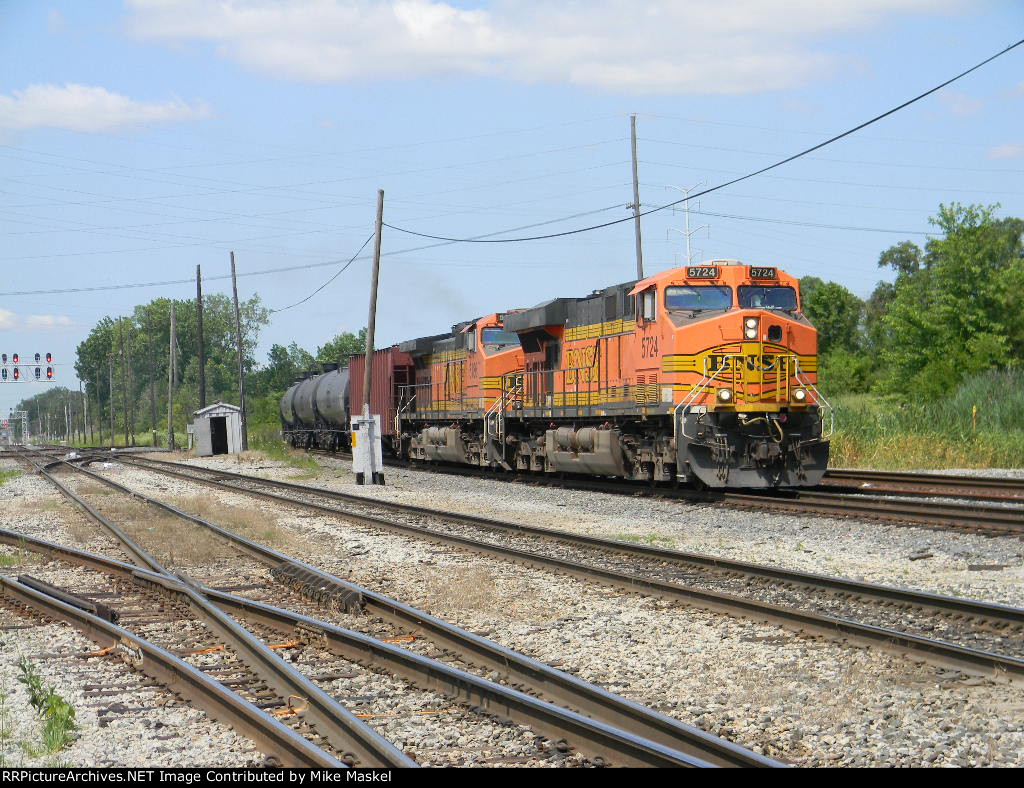 BNSF 5724